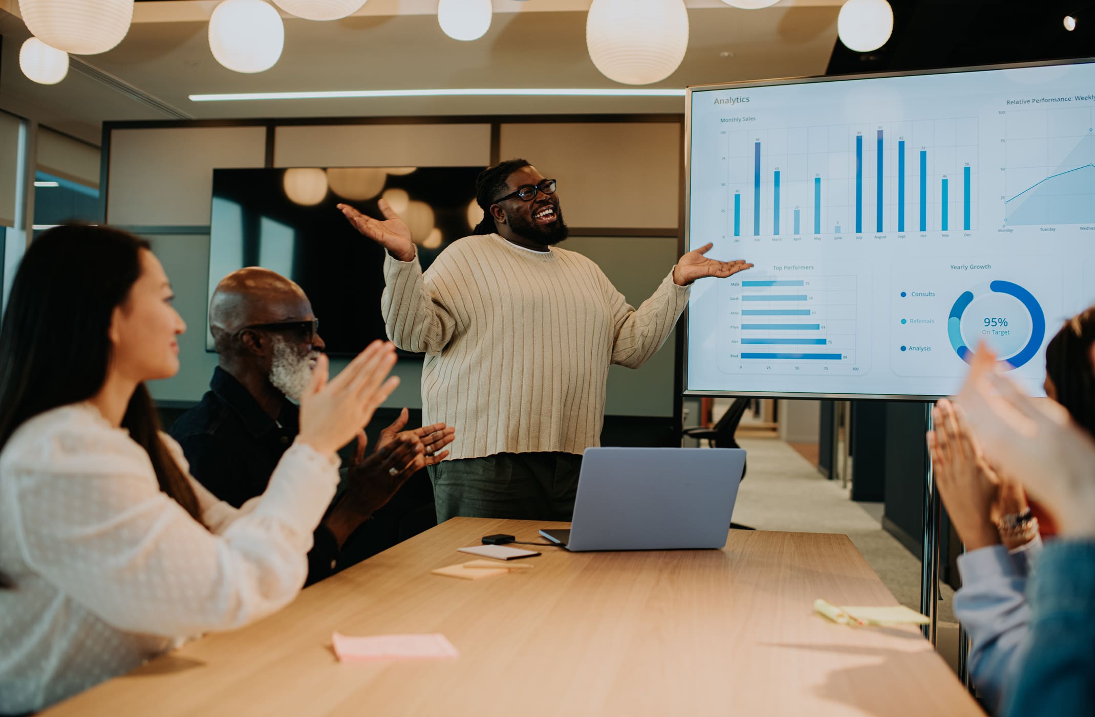 How To Pitch Ideas in 8 Simple Steps