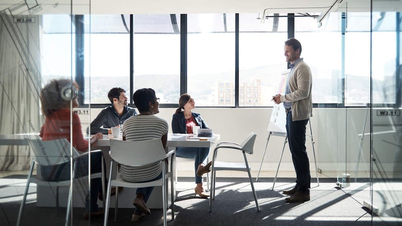 How to Give Constructive Feedback: 21 Examples for Work