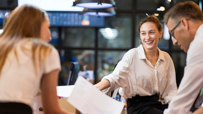 16 Constructive Feedback Examples (And Tips For How to Use Them)