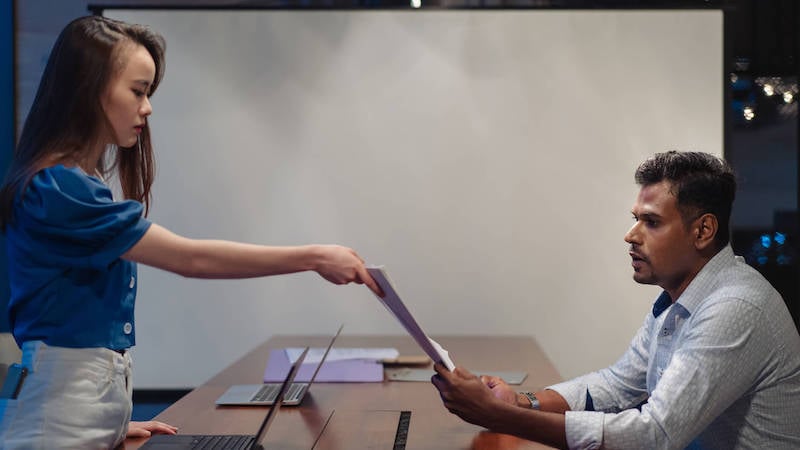 Why Coworker Feedback is So Important and 5 Ways to Give It