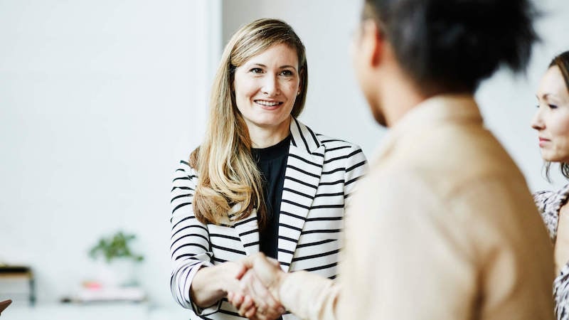 29 Good Customer Service Reviews (Example Phrases and Templates)