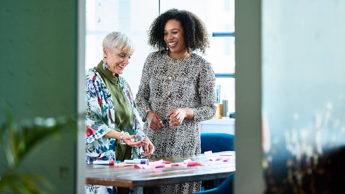 30 Customer Service Reviews Examples to Develop Your Team