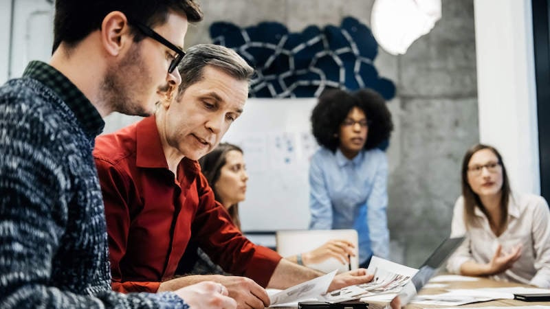 30 Leadership Feedback Examples for Managers