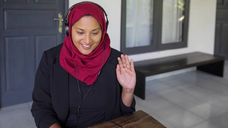 What are Stay Interviews? 17 Questions and 7 Tips to Start