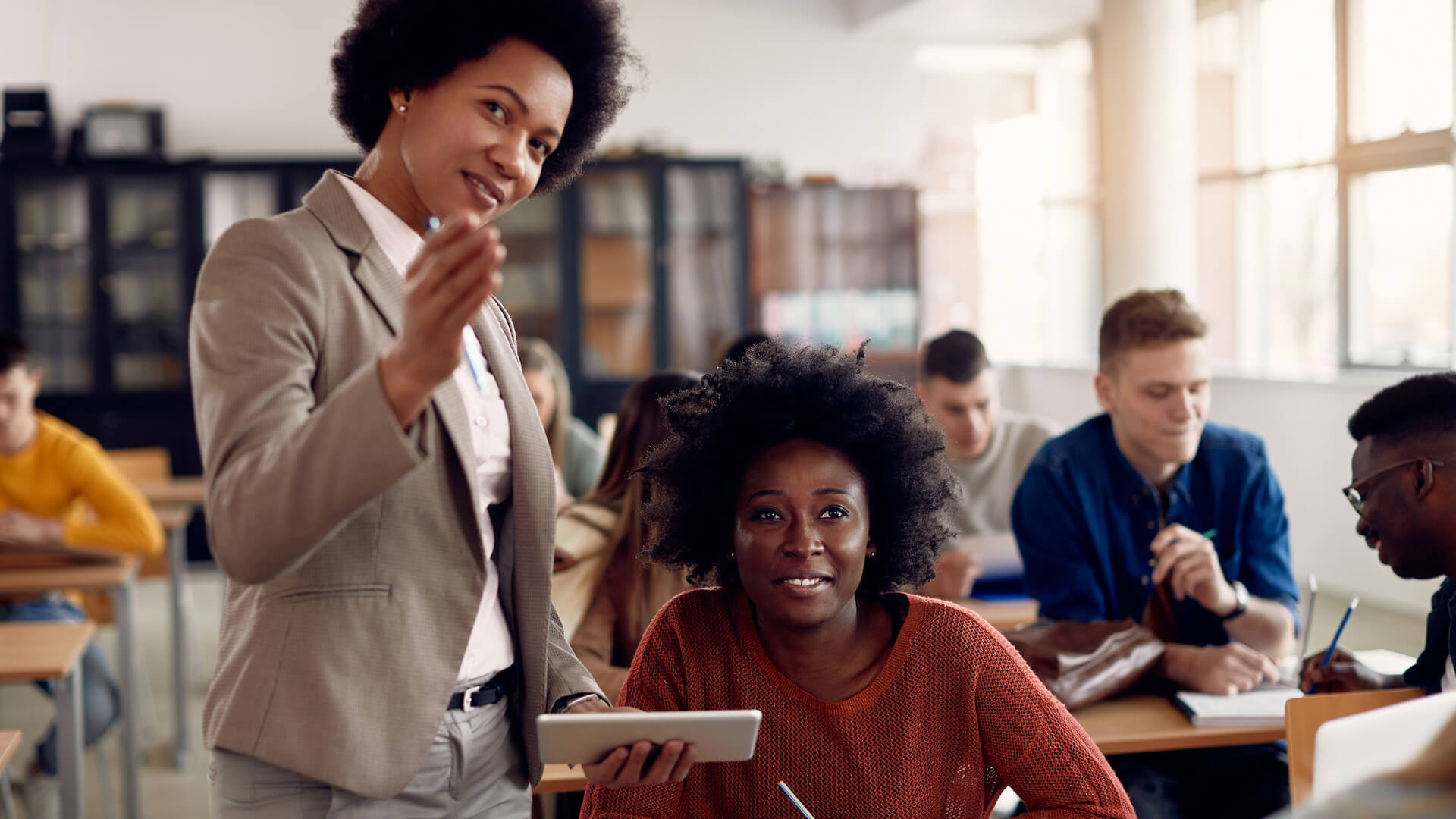 Coaching Leadership Style: Examples and Skills to Get Started