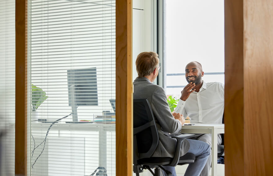 20 Exit Interview Questions to Ask (+ Example Answers)