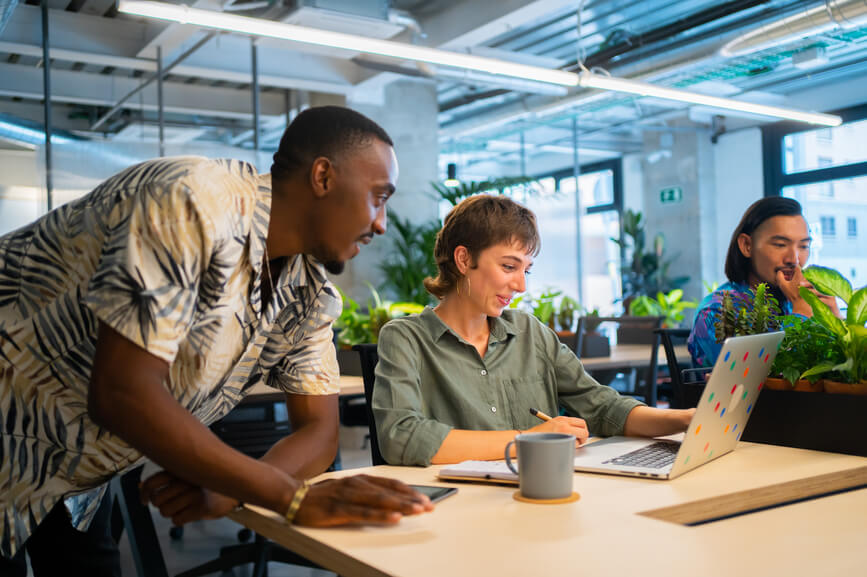 How to Handle a Micromanaging Boss Without Losing Your Job
