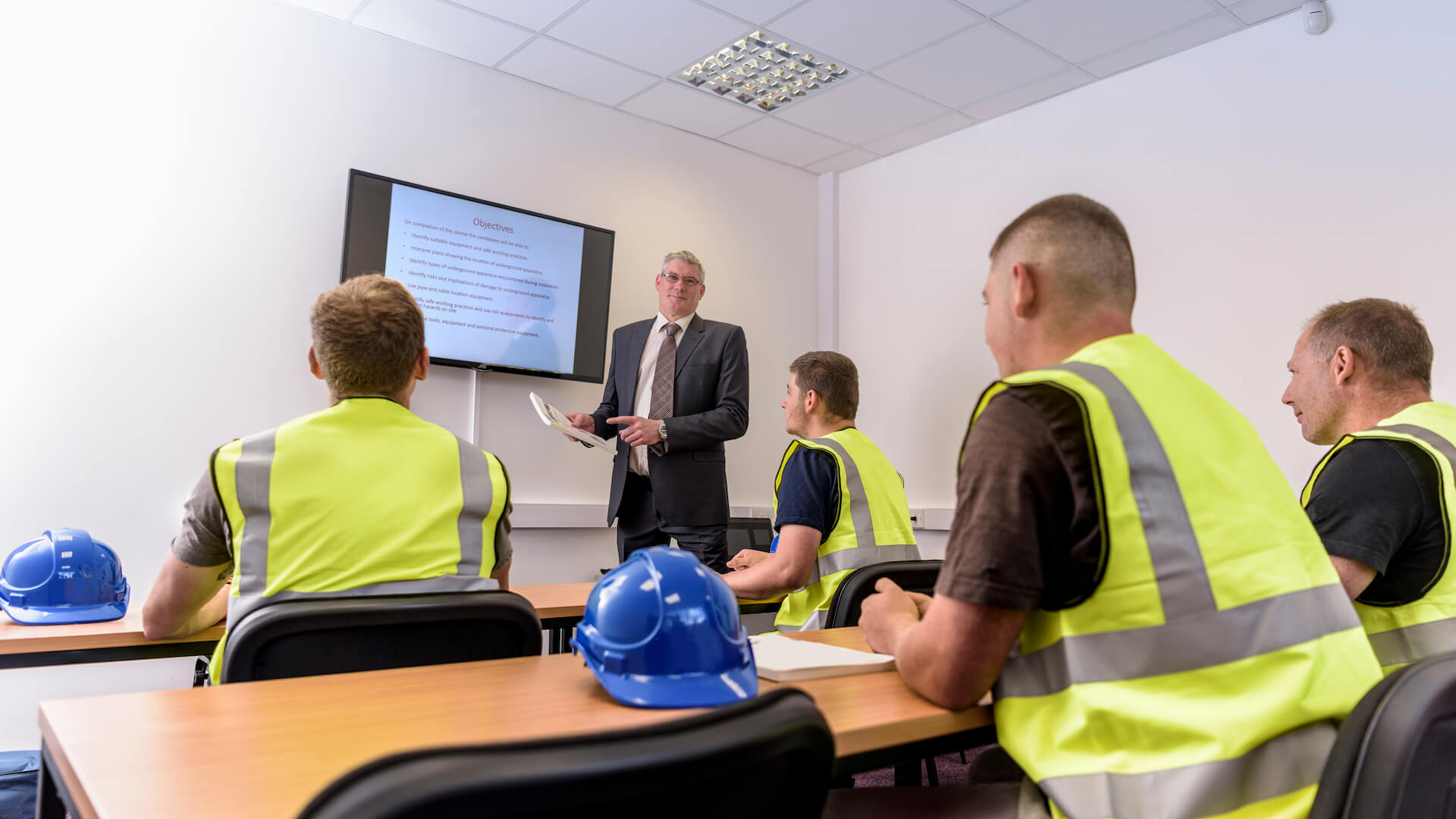 Seasonal Employees: How to Treat Them Right and Keep Them Coming Back