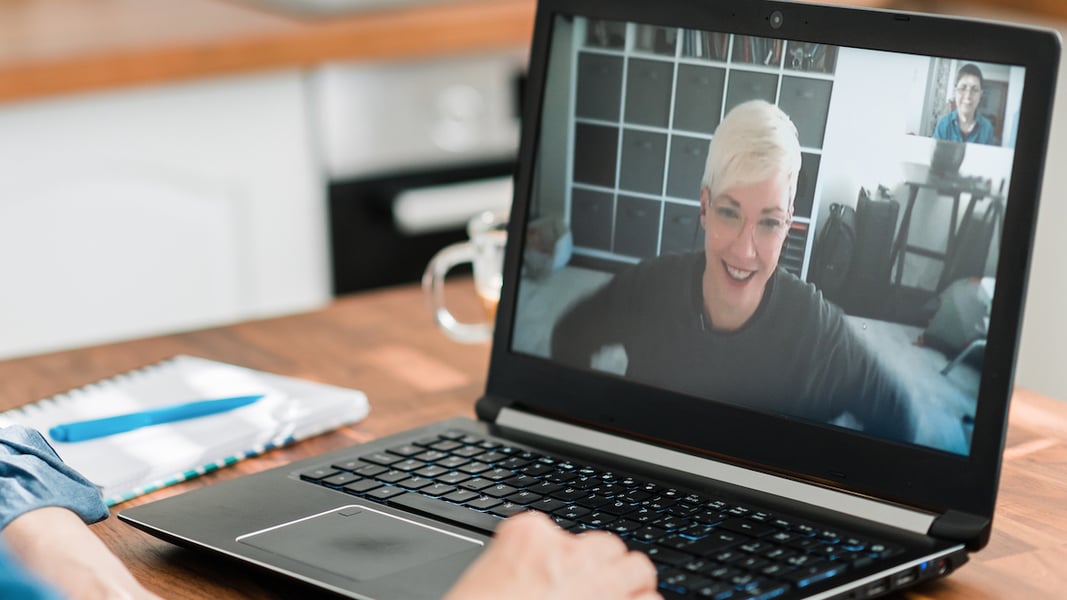 Virtual Coaching: The Benefits of Coaching without Constraints