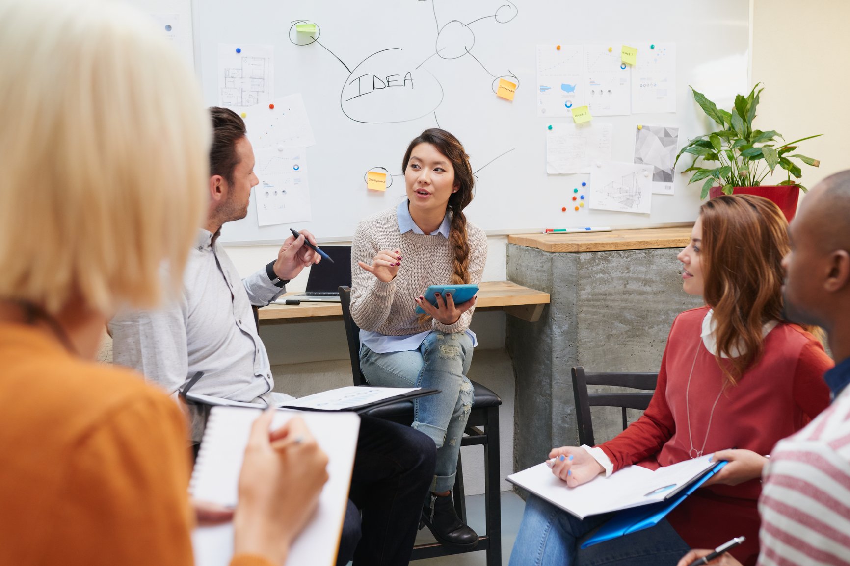 How to Run a Meeting: 10 Tips to Ease Your Anxiety