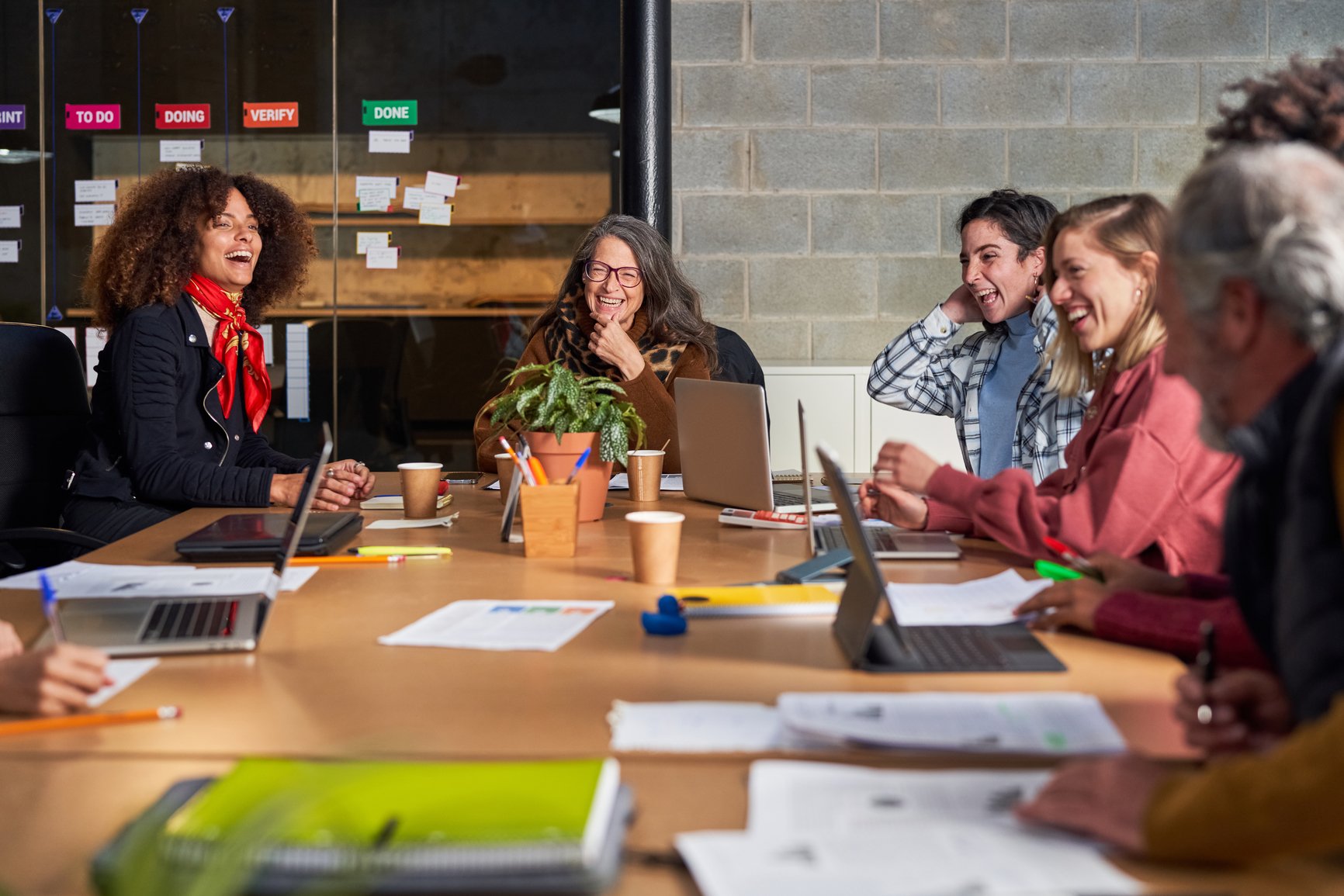 How to Be a Good Team Player at Work: 10 Tips