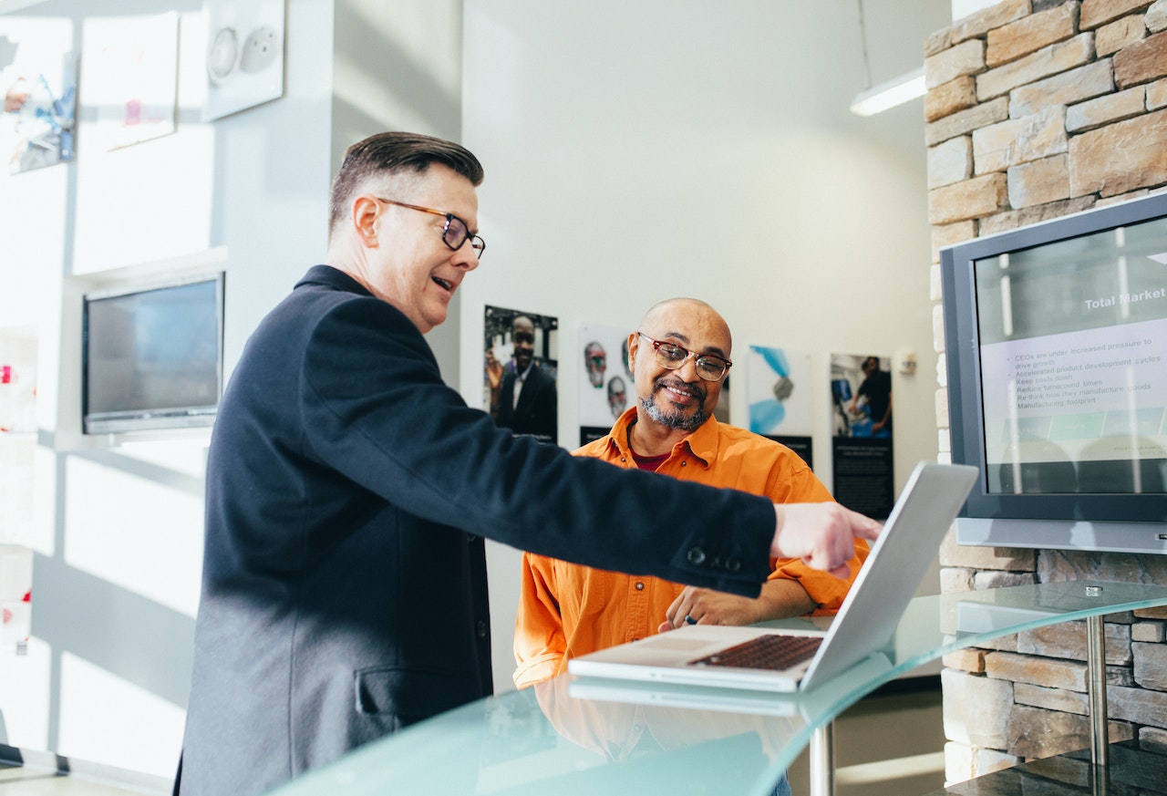18 Jobs For Extroverts: Let Your People Person Flag Fly