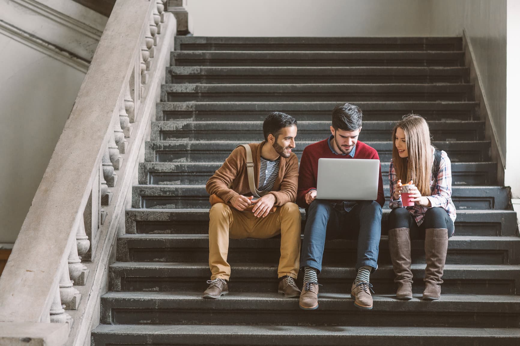 Should I Go to Grad School? A Guide to Answer the Questions About Your ...