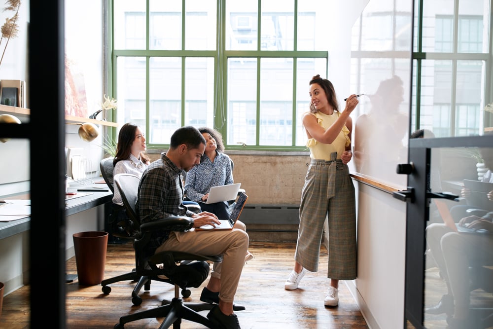 How to Network Better Even If You're Shy (20+ Tips)