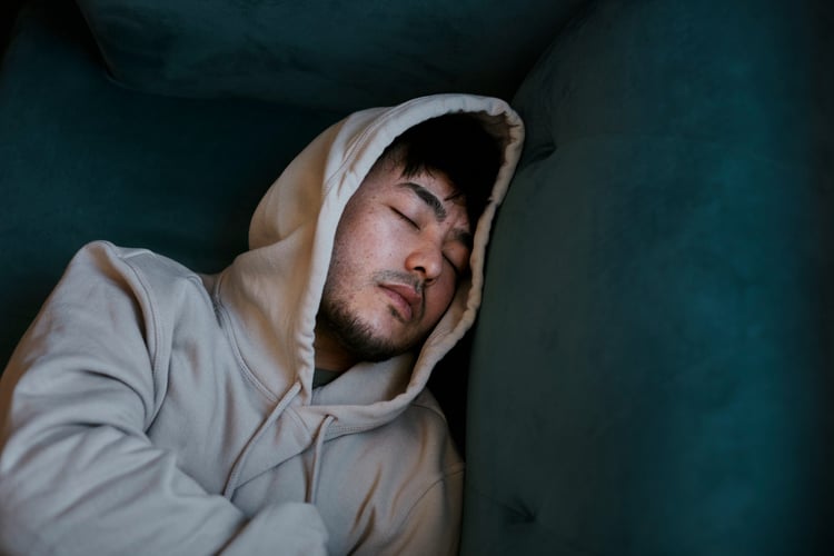 How To Sleep Earlier: 10 Tips For Some Shut-Eye