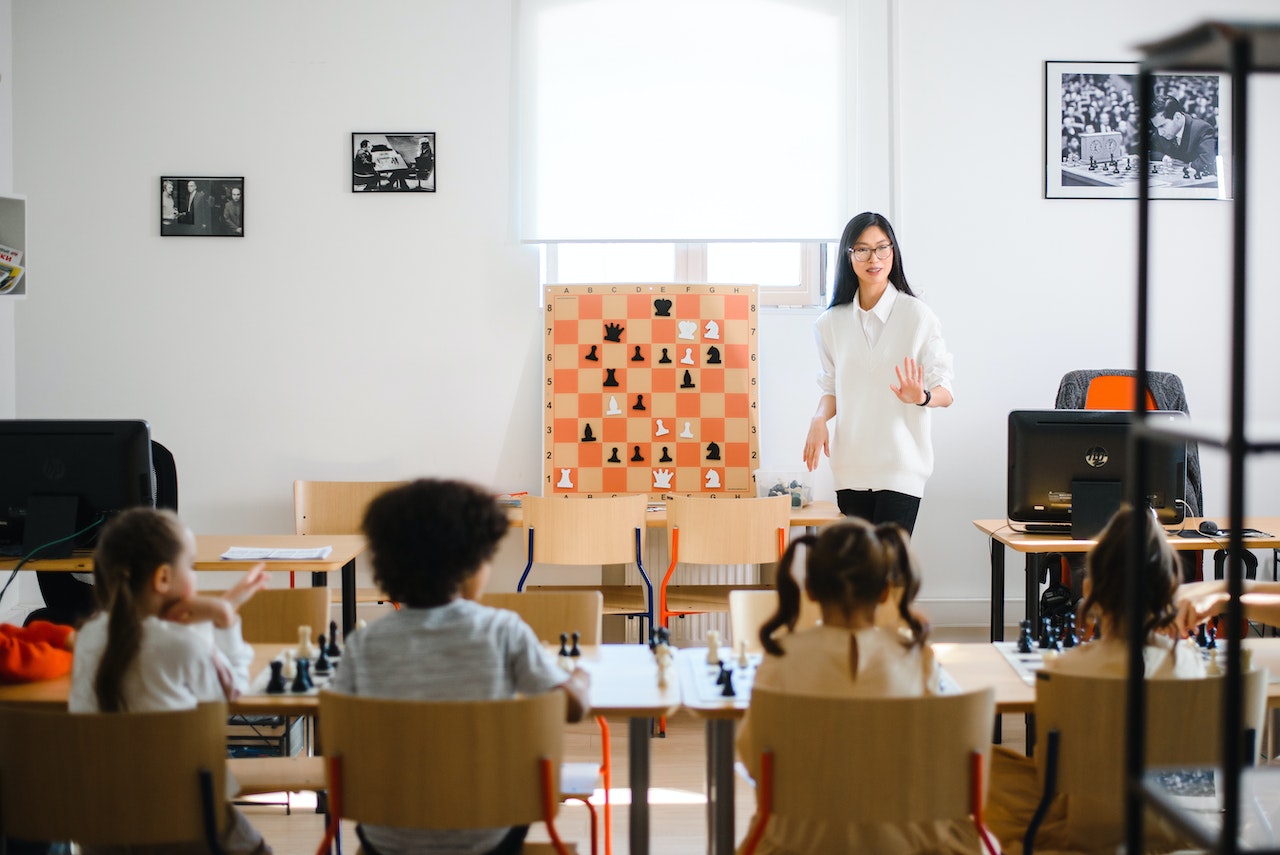 18 Jobs For Extroverts: Let Your People Person Flag Fly
