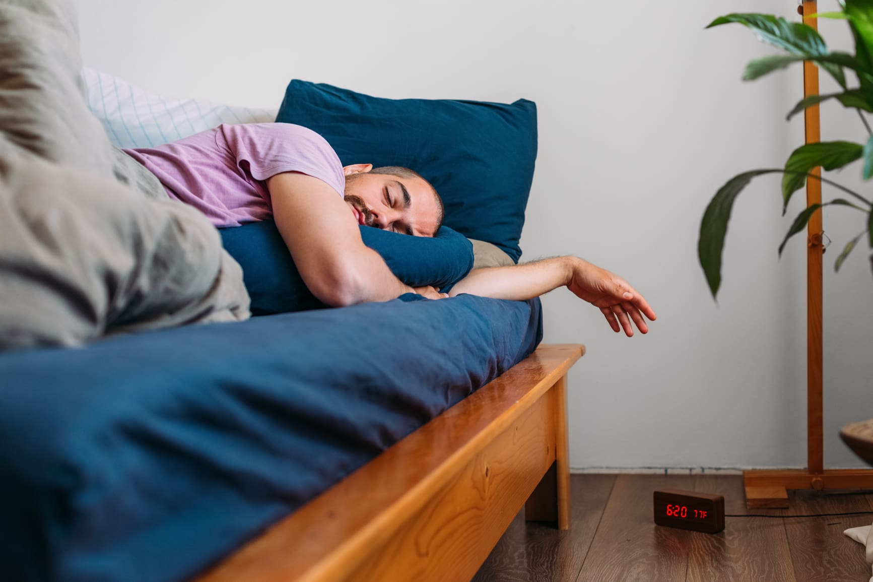 How to Wake Up Early, Even if You’re Not a Morning Person