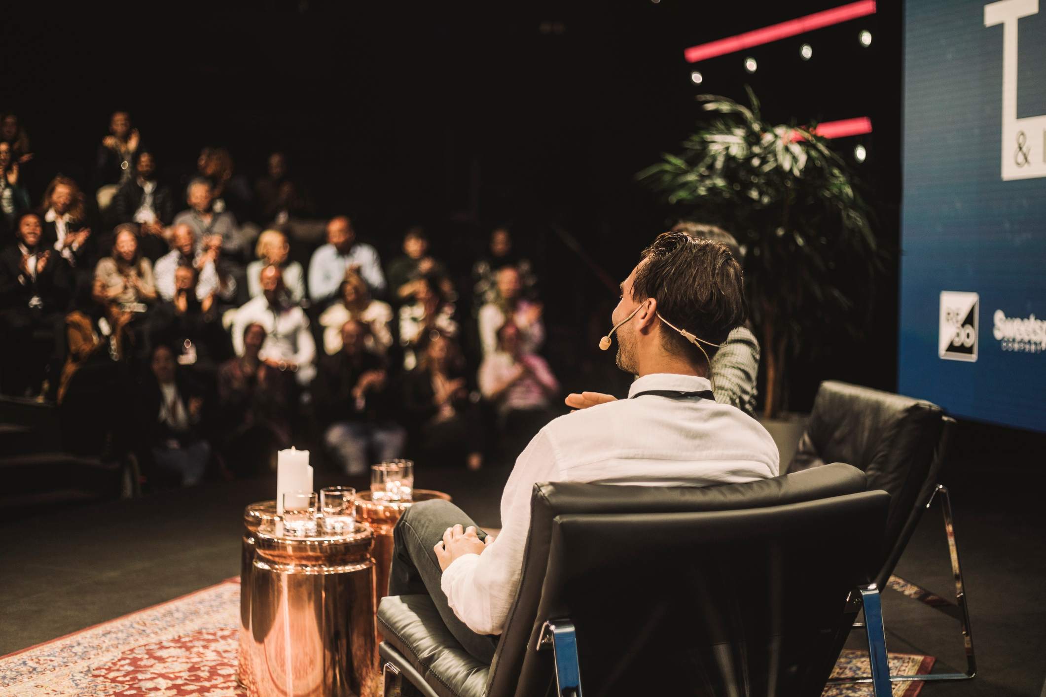 Out-of-Office Messages: 11 Examples for When You’re OOO