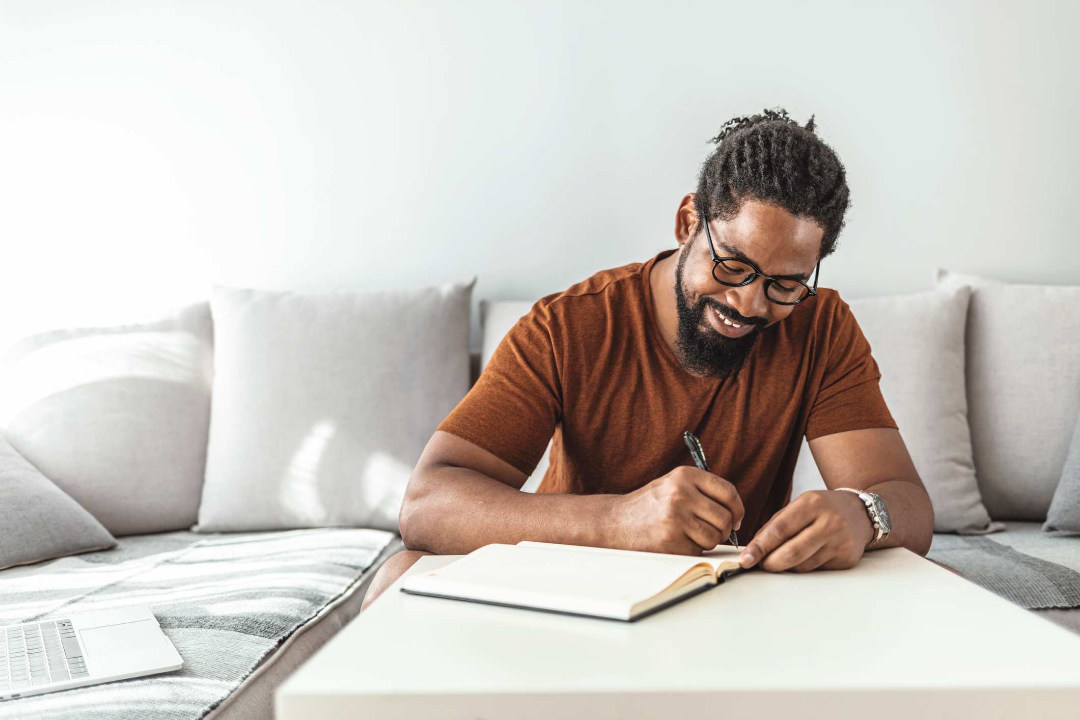 What Is Gig Work? Examining the Pros and Cons