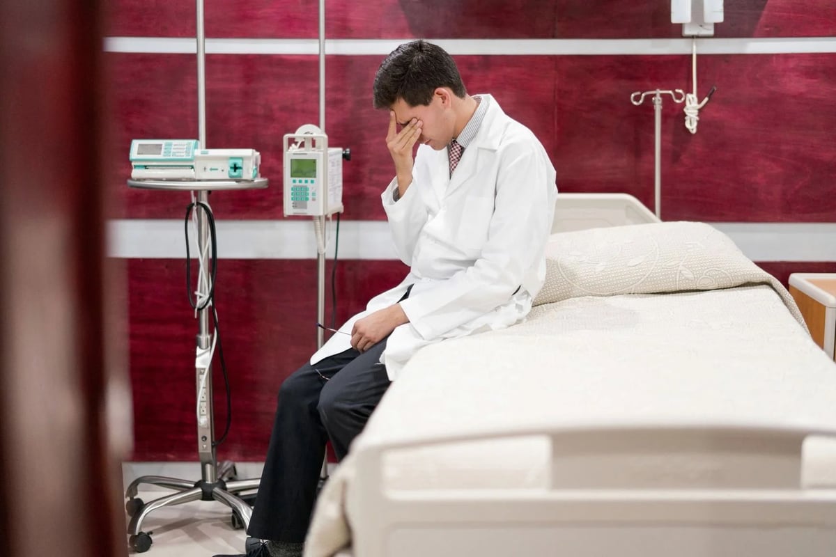 How to Ask for Time Off: 7 PTO Request Examples & Emails