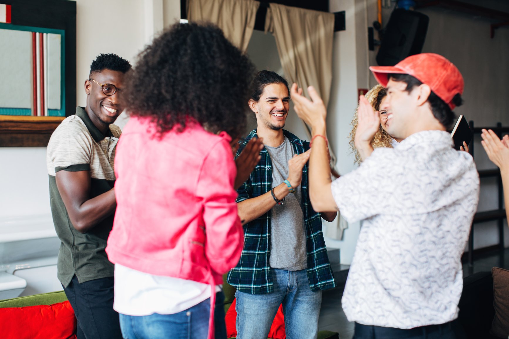 How to Say Thank You to a Team: 6 Tips to Write an Appreciation Letter