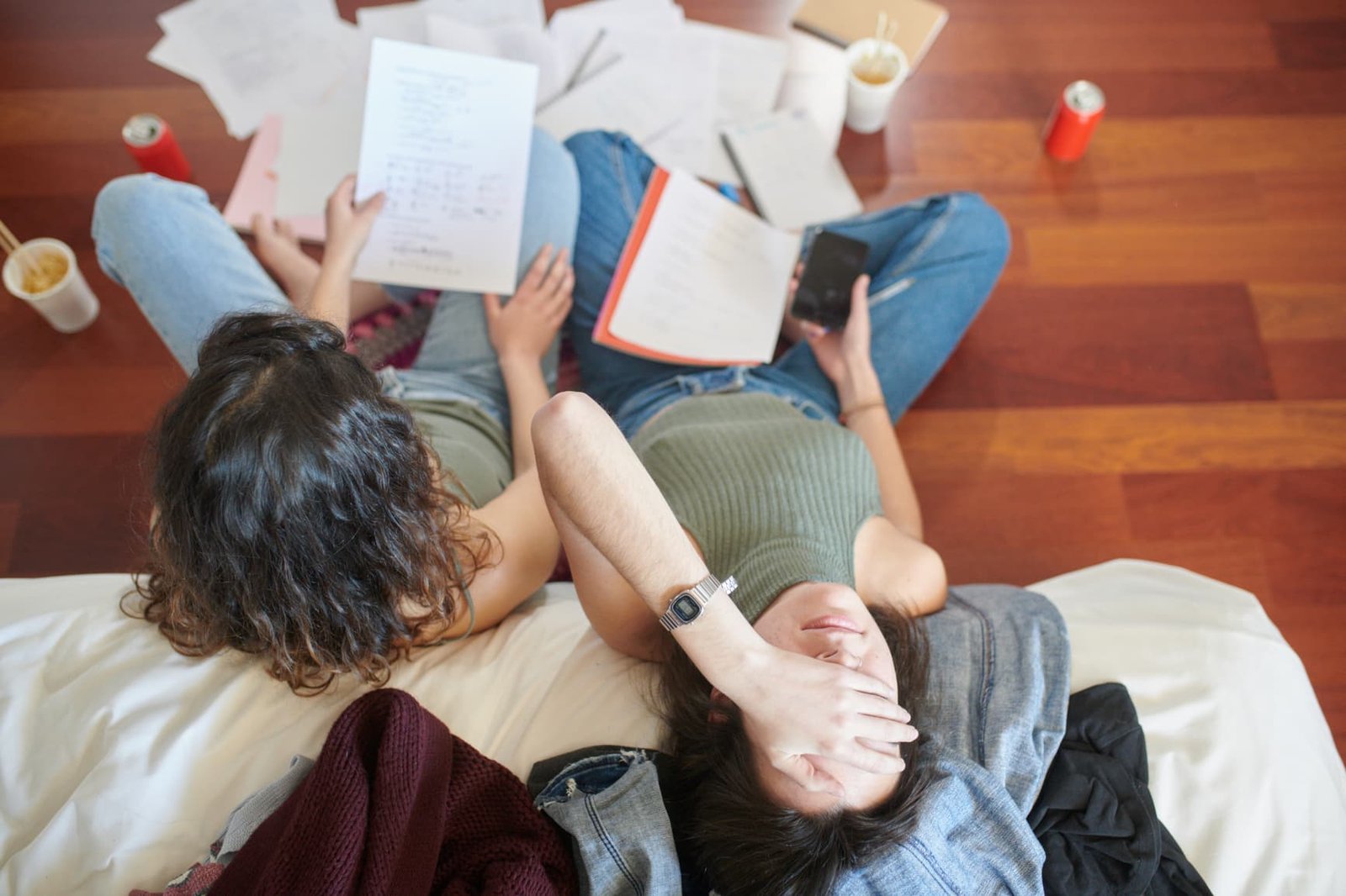 Overworked Symptoms: 7 Signs That You’re Burning Out