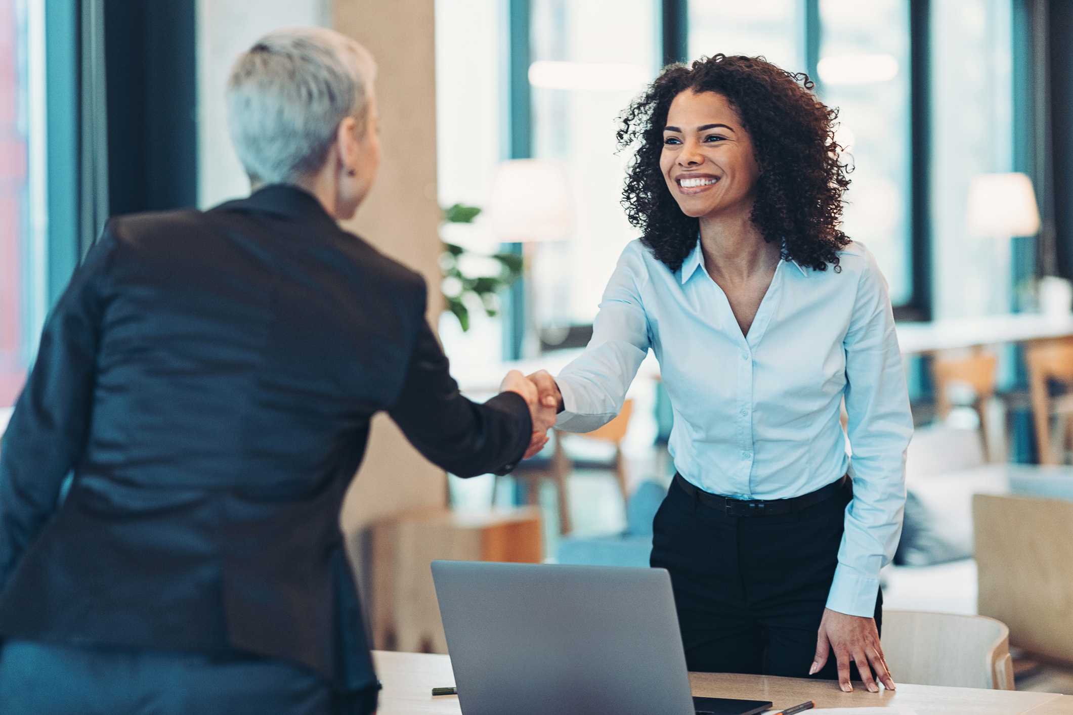 How To Get Noticed By Upper Management: 9 Tips