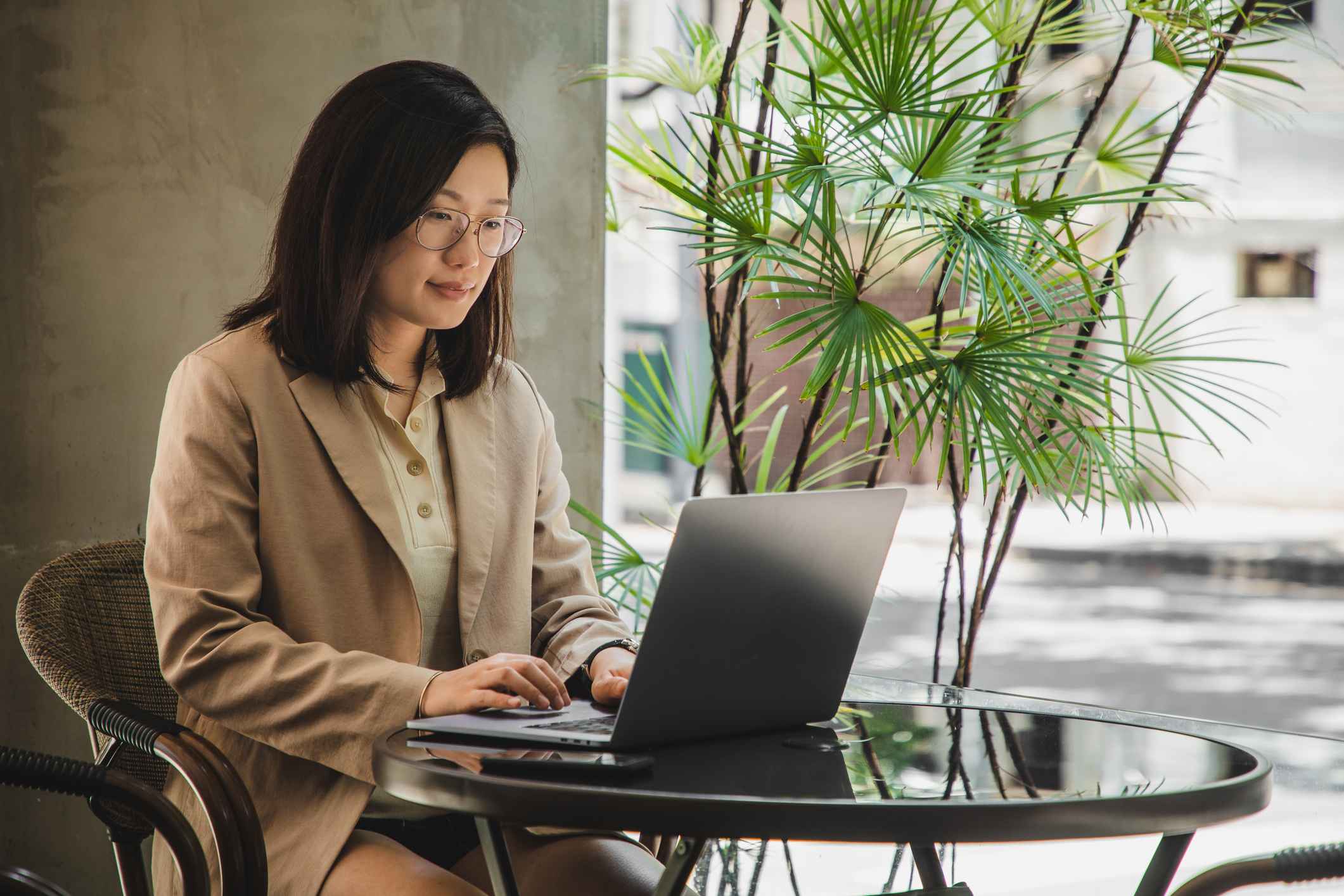 Best Places to Look for Jobs: Pros, Cons, and Tips