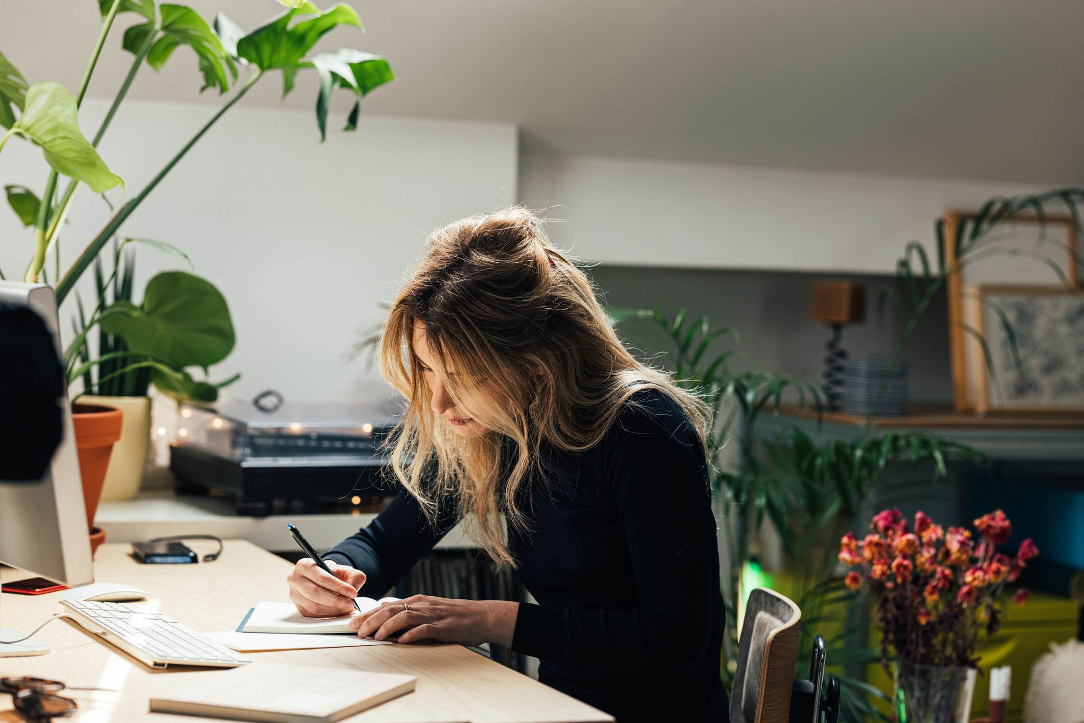 How To Start A Manifestation Journal Reach Your Goals Through Writing how-to-start-a-manifestation-journal-reach-your-goals-through-writing