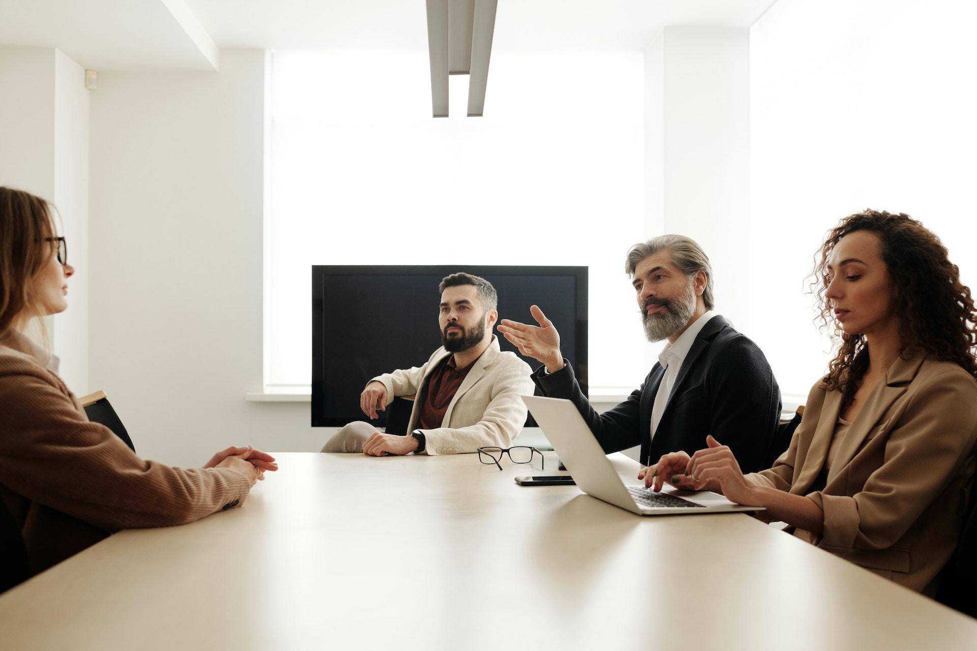 How To Conduct an Interview: 8 Tips for Beginner Interviewers & Examples