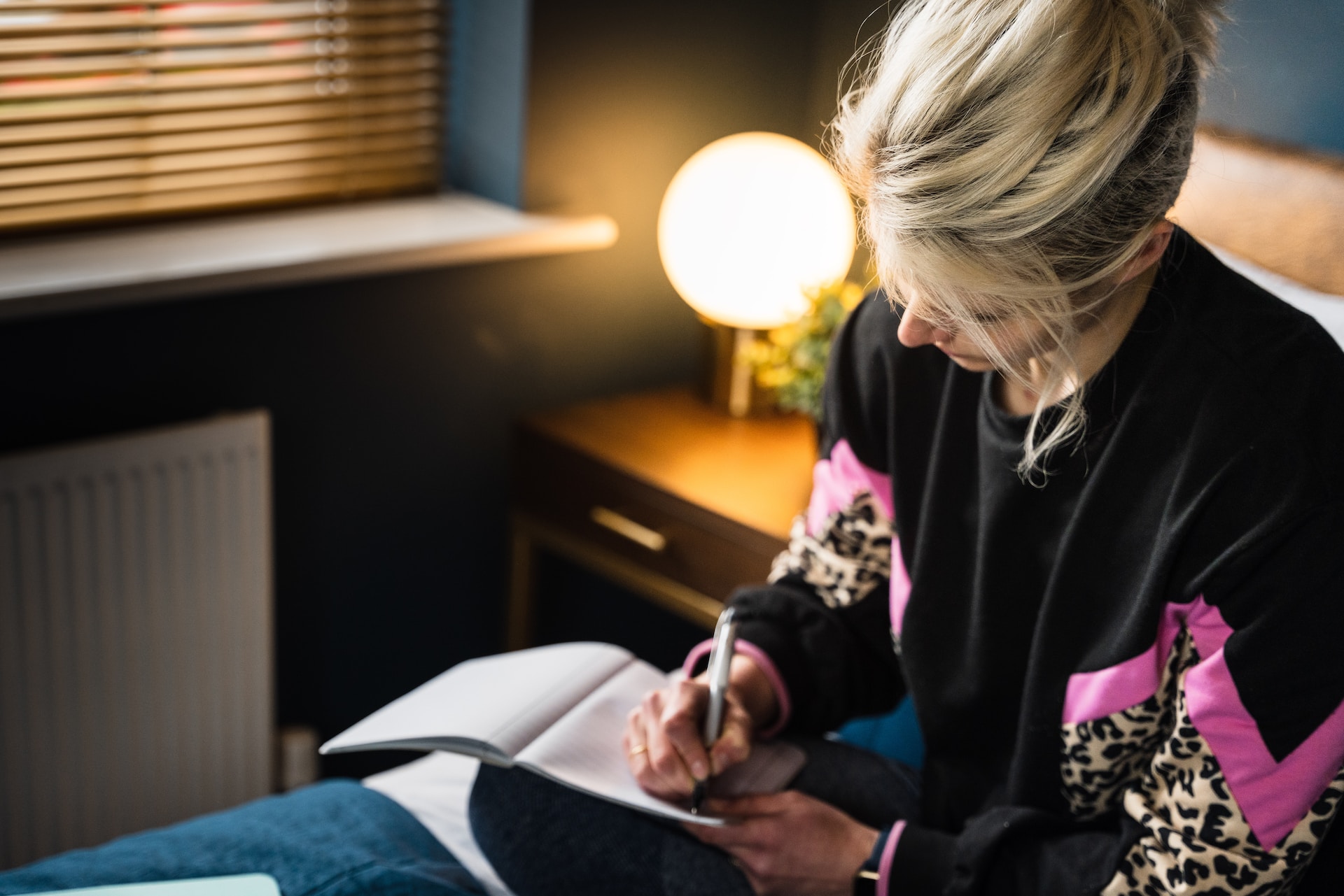 Can Dreams Help You Solve Problems? 6 Ways to Try