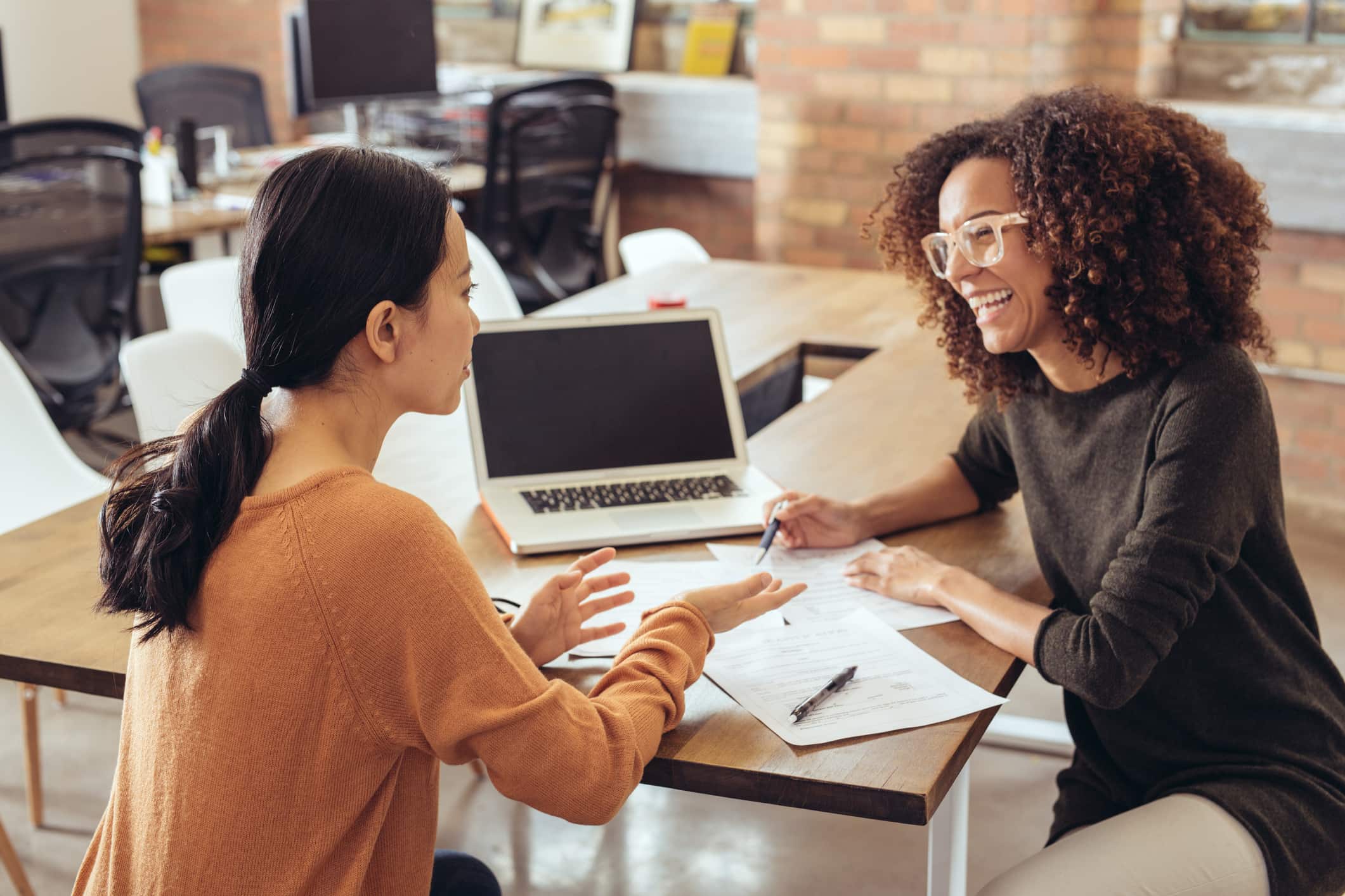 How to Write an Offer Acceptance Email in 8 Simple Steps