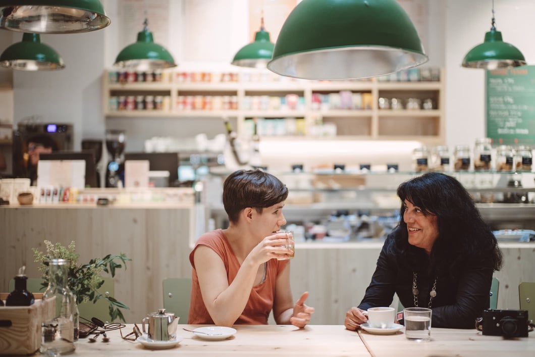 How to Start A Conversation: 7 Ways to Talk to Strangers