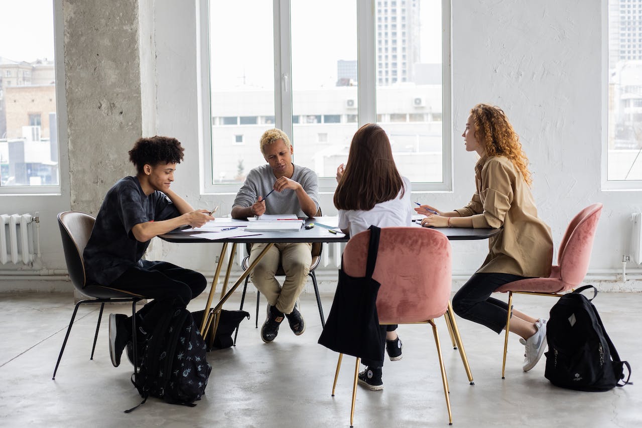 What’s Group Coaching? Benefits & How to Find a Coach