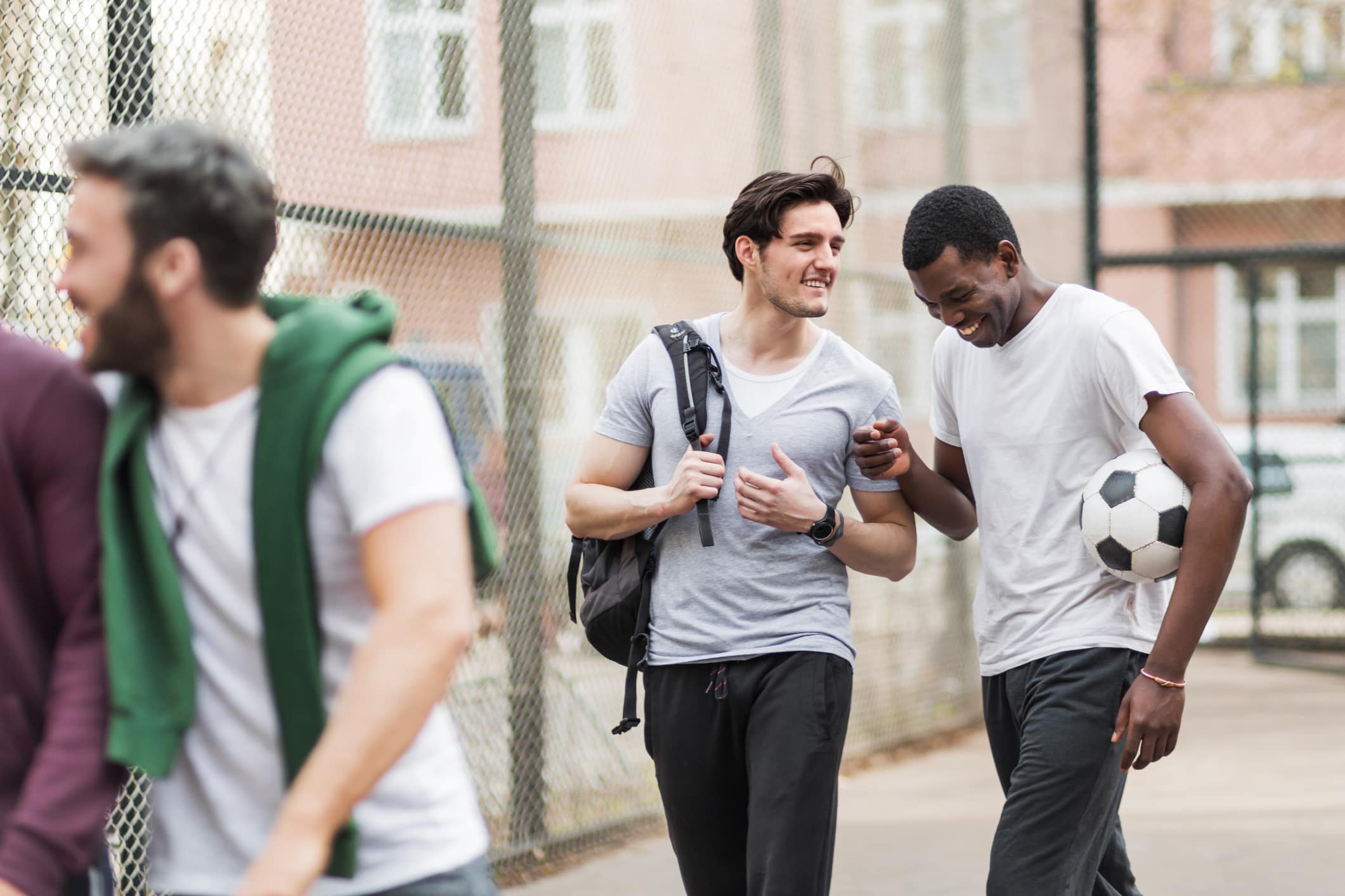 How to Start A Conversation: 7 Ways to Talk to Strangers