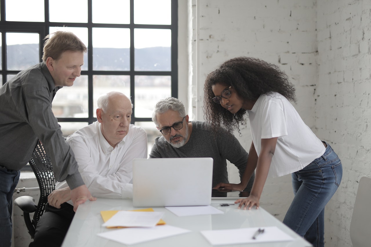 5 Generations in the Workplace: Differences and How to Manage Them