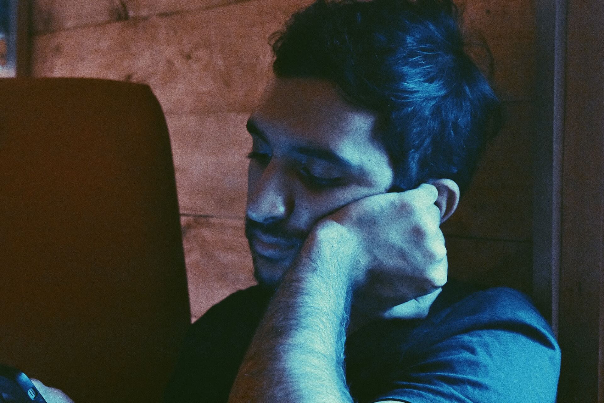 Is Snoozing Bad? What You Need to Know and 10 Ways to Stop Snoozing