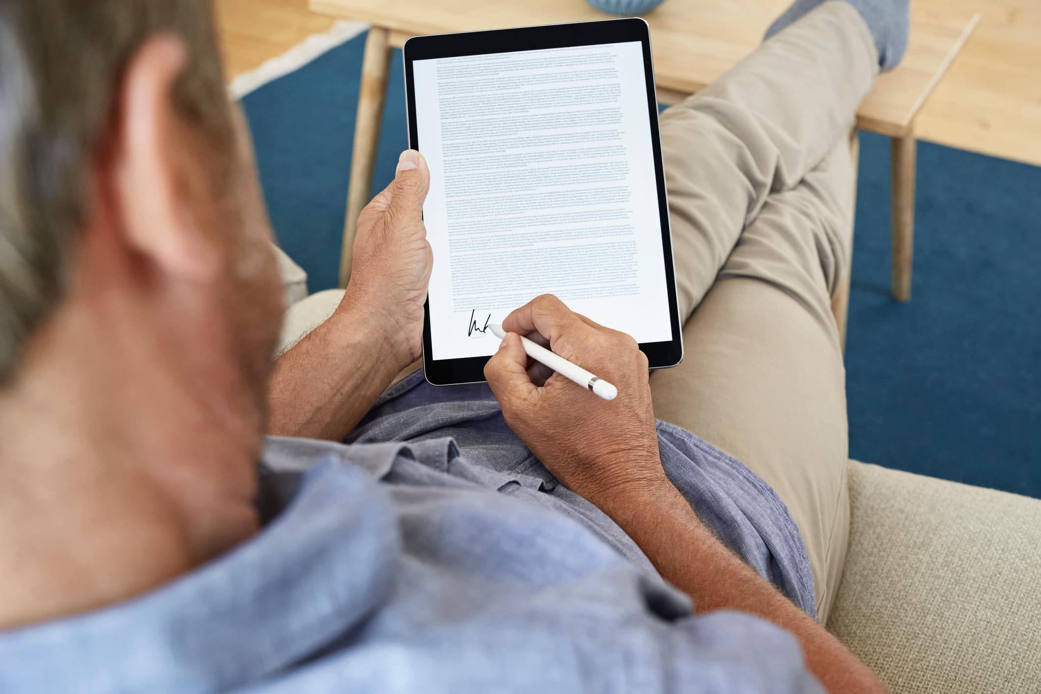 How to Write an Offer Acceptance Email in 8 Simple Steps
