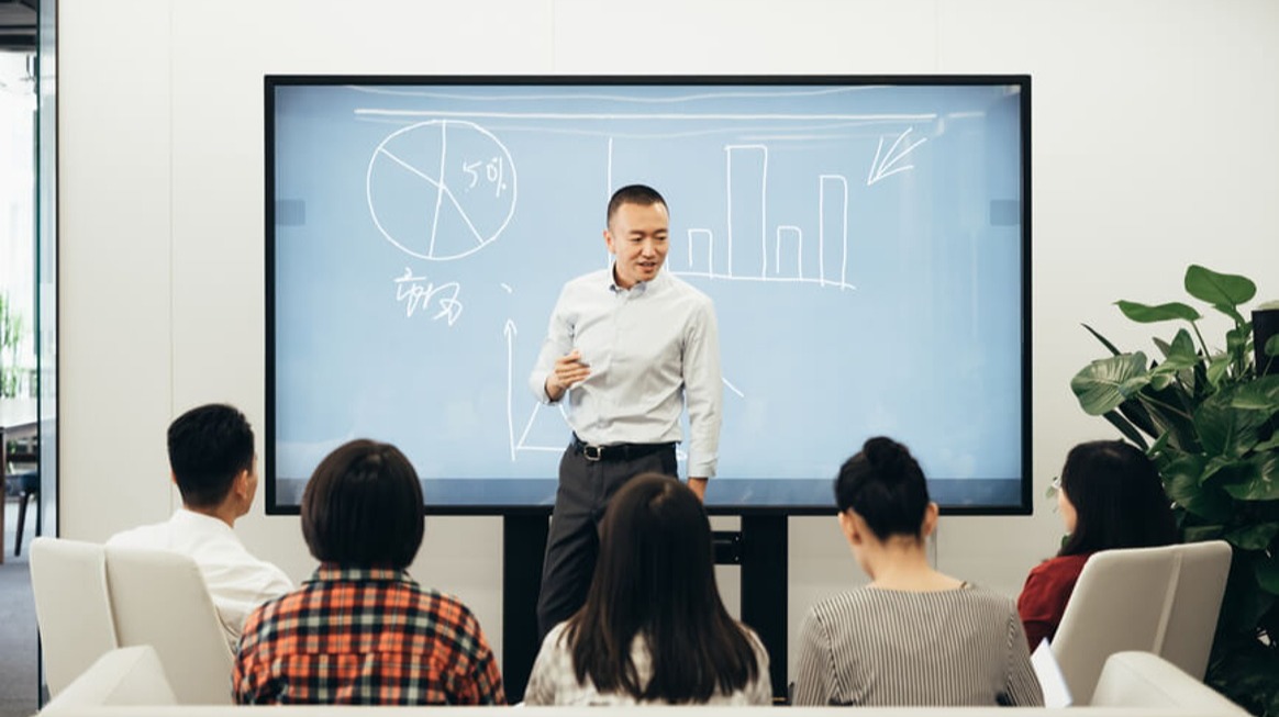 Rational Persuasion: How to Influence Your Team through Logic