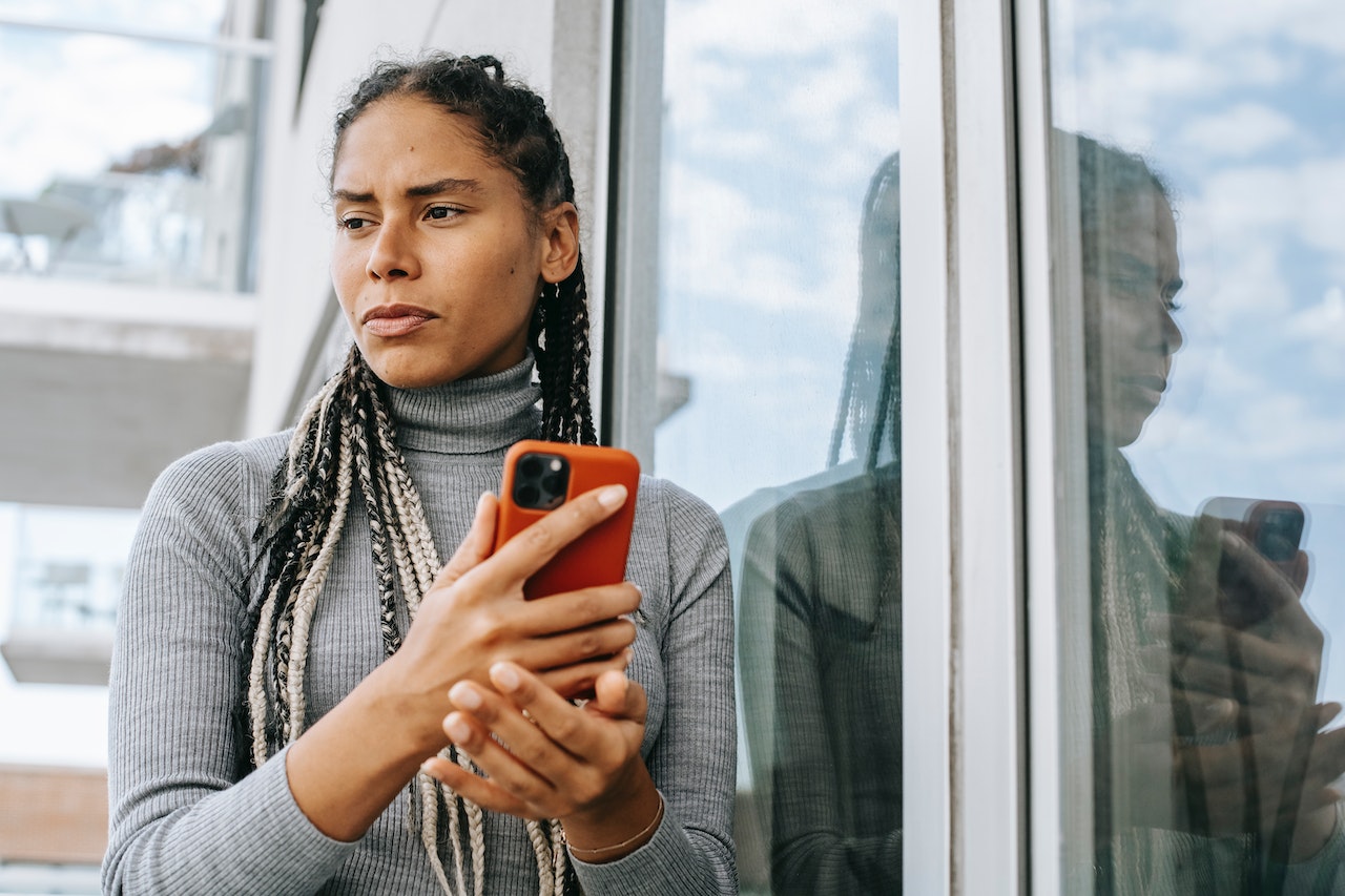 Cell Phone Addiction: How to Spot It