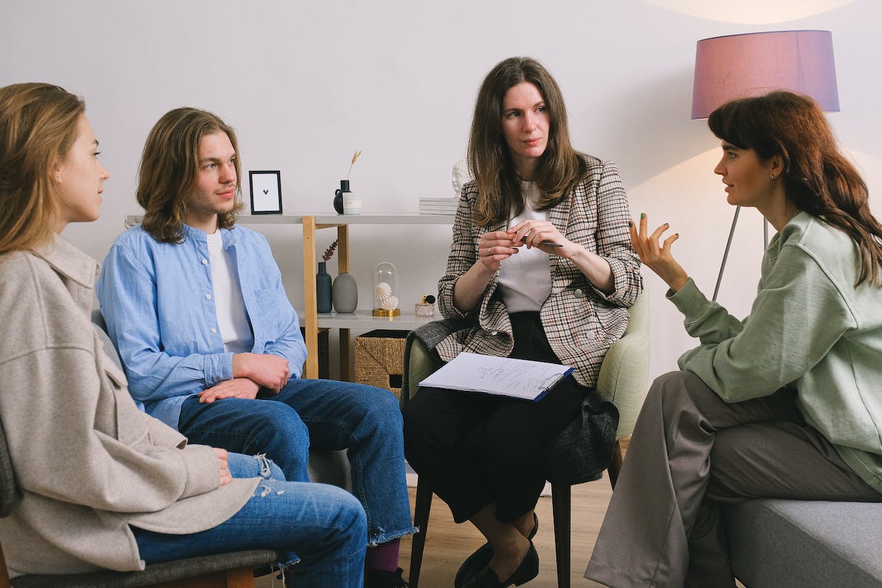 What’s Group Coaching? Benefits & How to Find a Coach