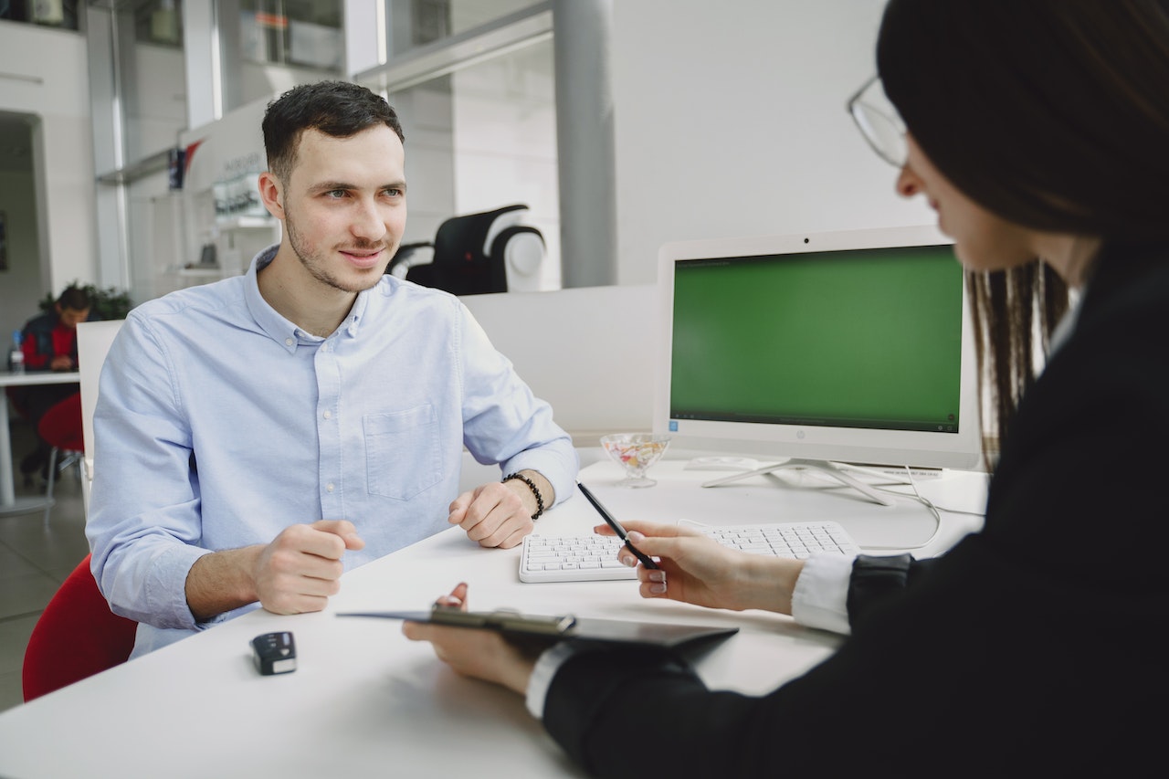30 Interview Questions for Managers (With Answers)